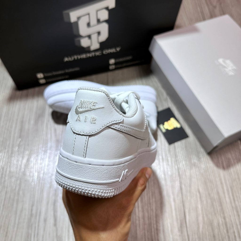 NIKE AIR FORCE 1 LOW LE GS ALL WHITE DH2920 111 - Trees Sneaker