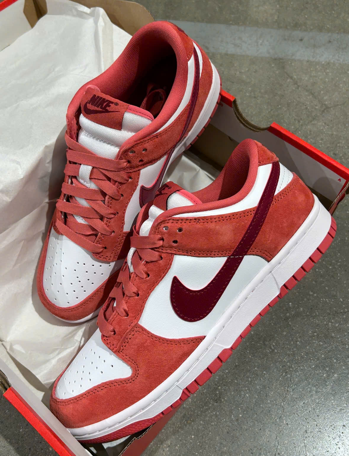 NIKE DUNK LOW Valentine's Day FQ7056 100 Full Box Auth - Trees Sneaker
